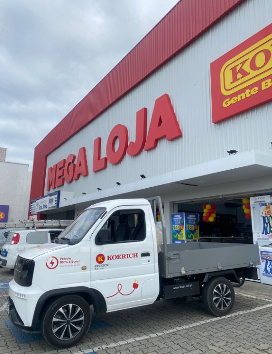 Koerich inaugura nova era em sua frota com primeiro carro elétrico e ...